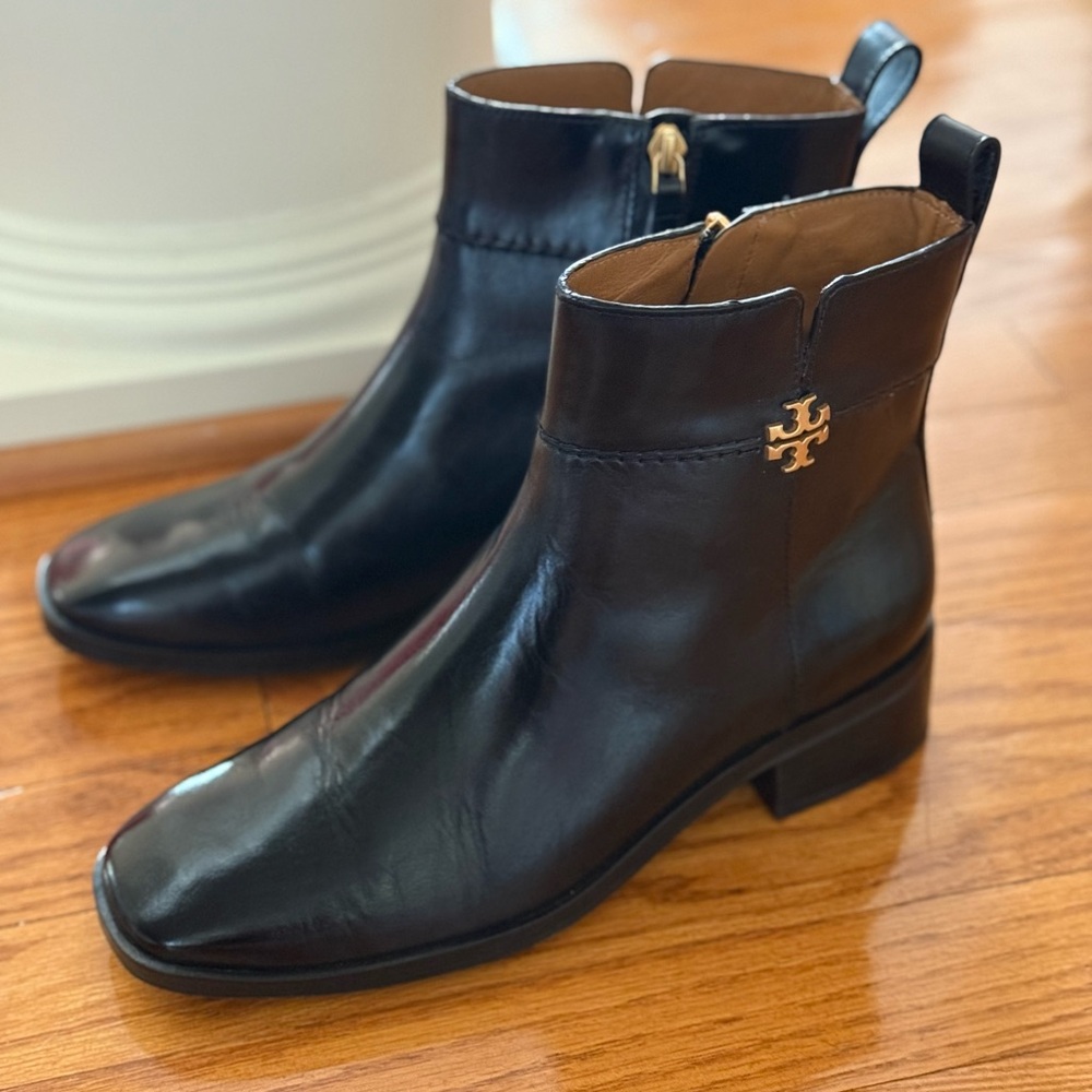 Tory Burch Everly Logo Black Leather Ankle Bootie’s W… - Gem